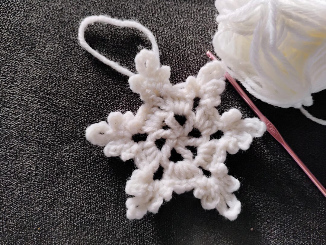 Christmas Crochet Snowflake Pattern, Christmas Gift Embellishments ...
