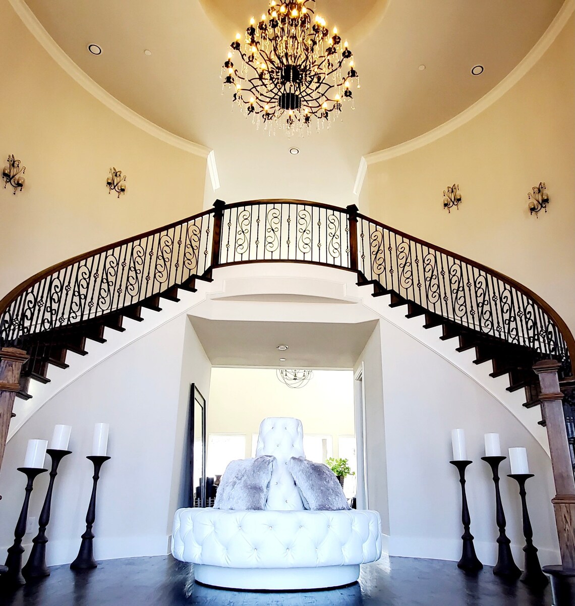 Circle Sofa Round Bench Round Banquette Tufted Booth Lobby Booth Round ...