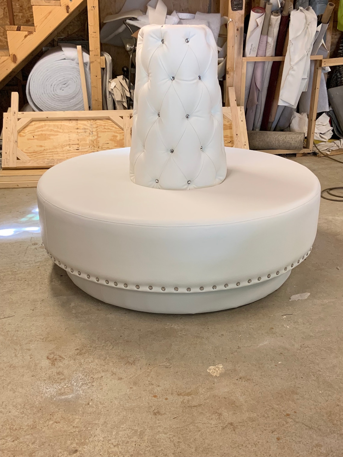 White Round Bench White Circular Sofa Tufted Circle Sofa Banquette ...