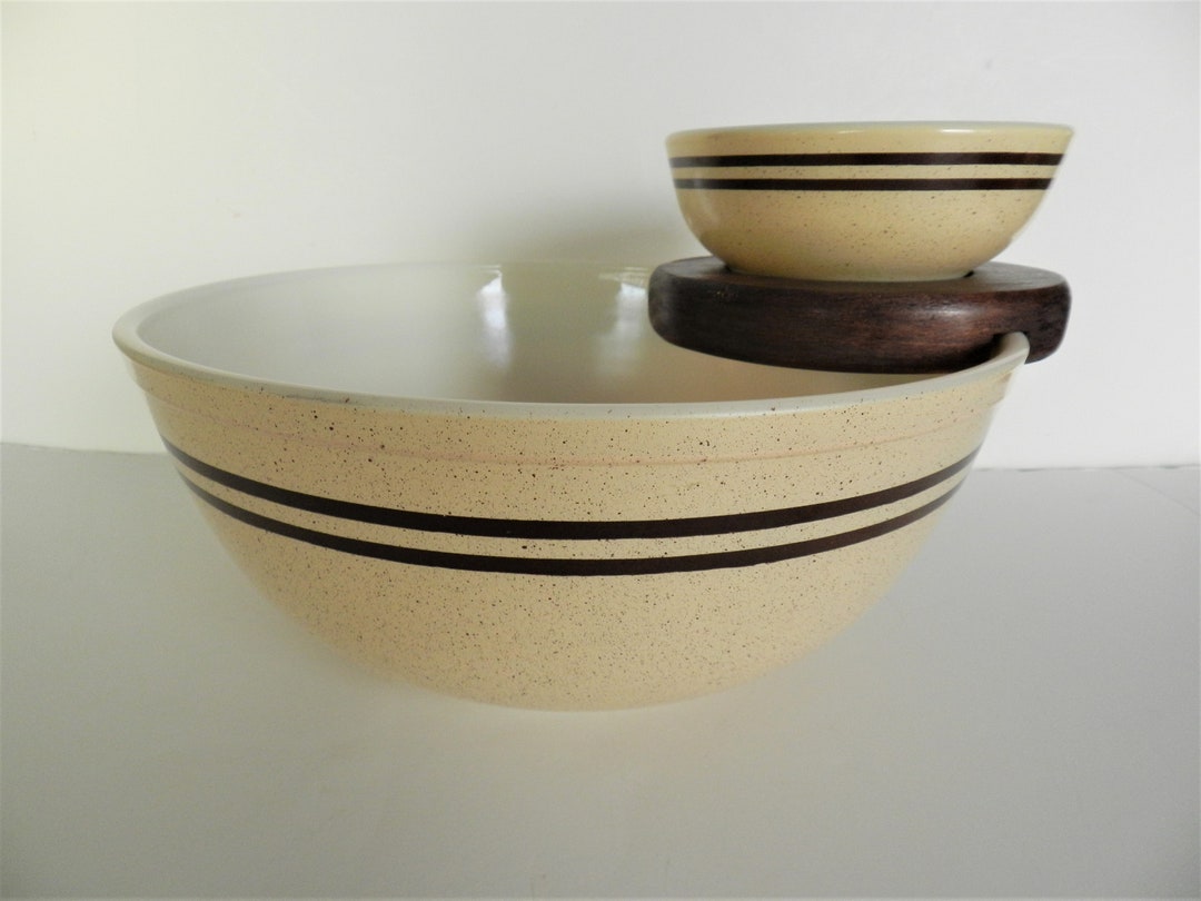 Pyrex Chip and Dip Set, Brown Speckled Chip Dip, Wooden Bracket ...