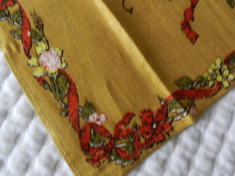 NOS 1970s Luther Travis Towel, Gold Floral Towel, - Etsy