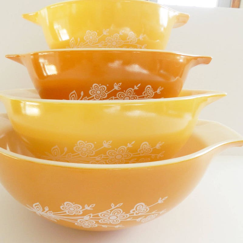 Vintage Pyrex Bowls - Etsy