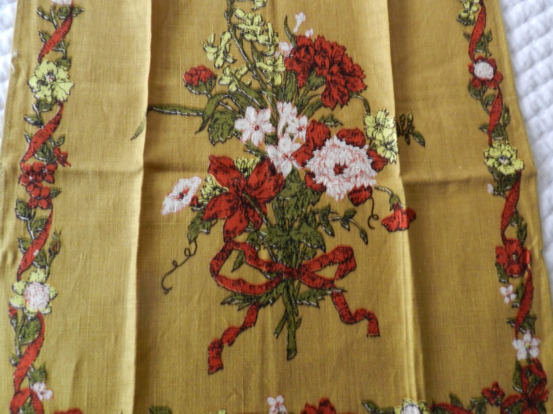 NOS 1970s Luther Travis Towel, Gold Floral Towel, - Etsy
