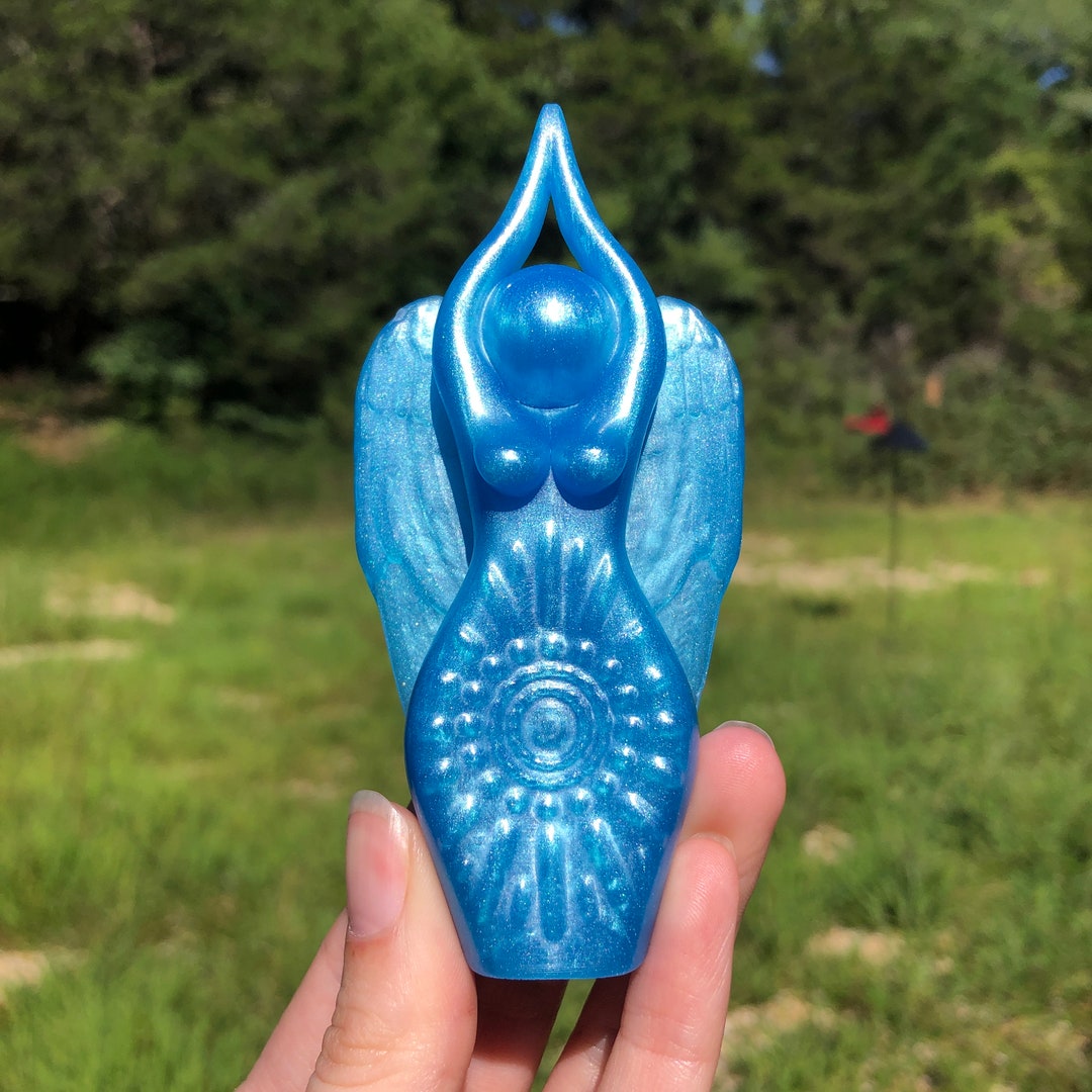 Sovereign Winged Aset Goddess Statue figurine, Egypt, Nile Goddess, Sky ...