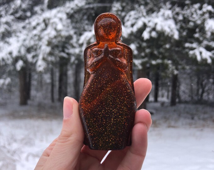 SPECIAL EDITION Circe Cloaked Goddess Statue, Amber Mead (figurine ...