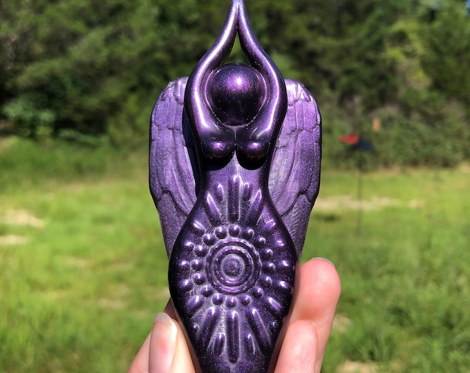 Sovereign Winged the Morrigan Goddess Statue (statue, Crow, Raven ...