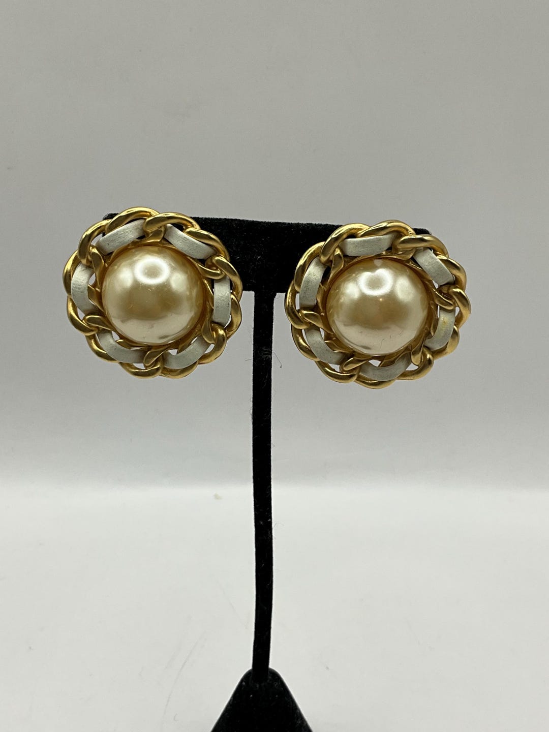 Erwin Pearl Vintage Gold Tone and Faux Pearl Round Clip on Earrings - Etsy