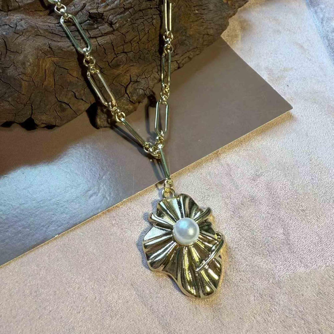 Sylus Love and Deep Space Sylus, Crow Claw Necklace, Sylus Necklace ...