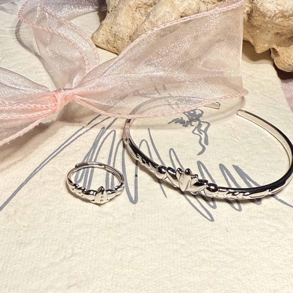Frieren Ring - Etsy