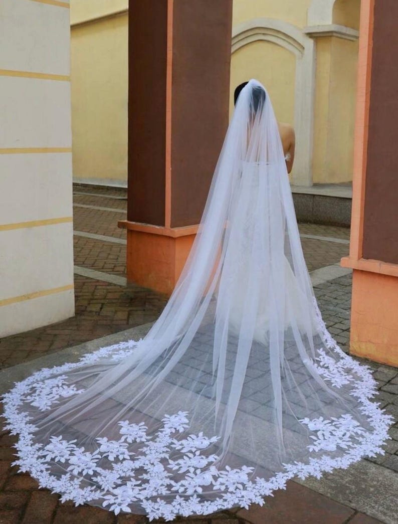 Floral Lace Cathedral Wedding Veil, 1-tier Tulle Bridal Veil With Comb ...