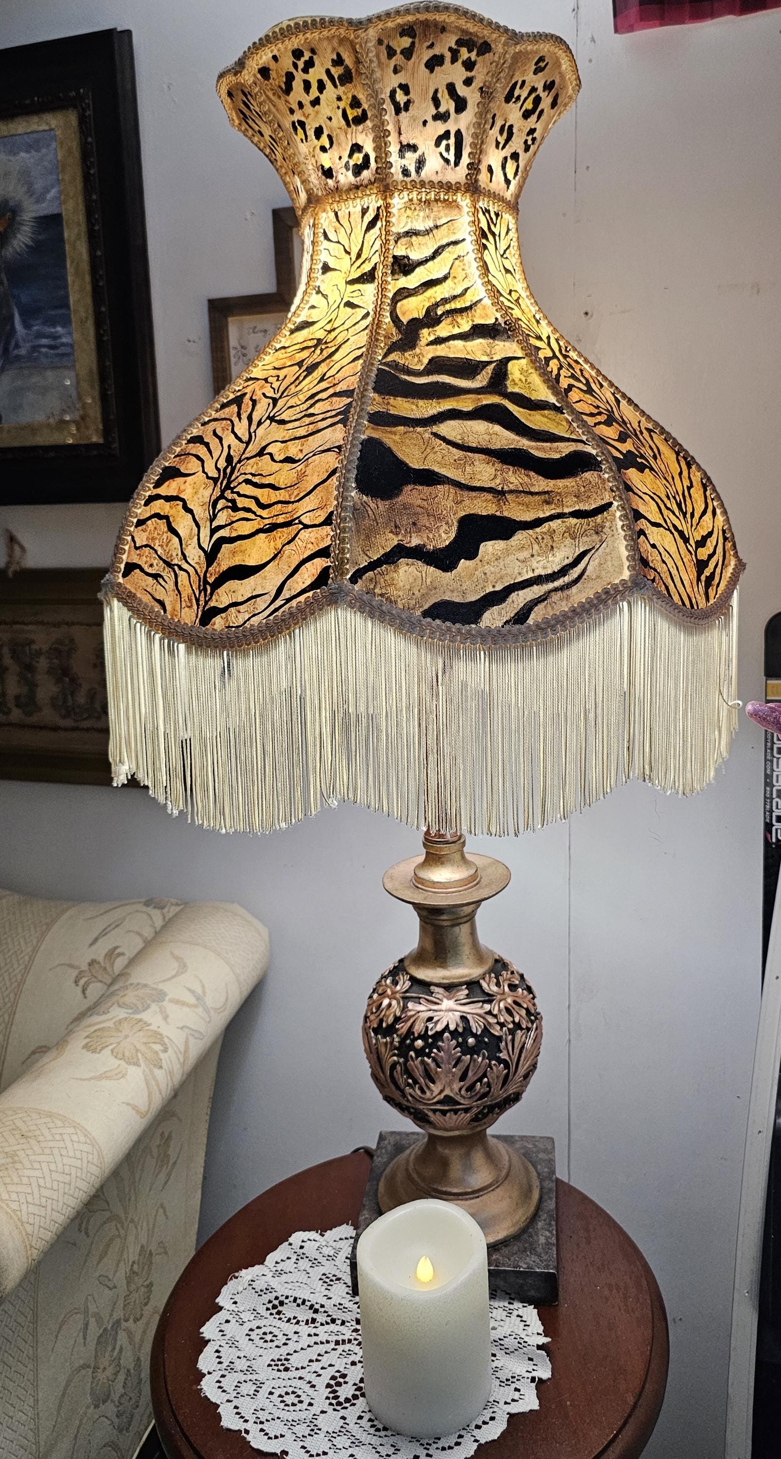 Vintage 1952 Hand-painted Antique Lamp With Exotic Hand Painted Animal ...