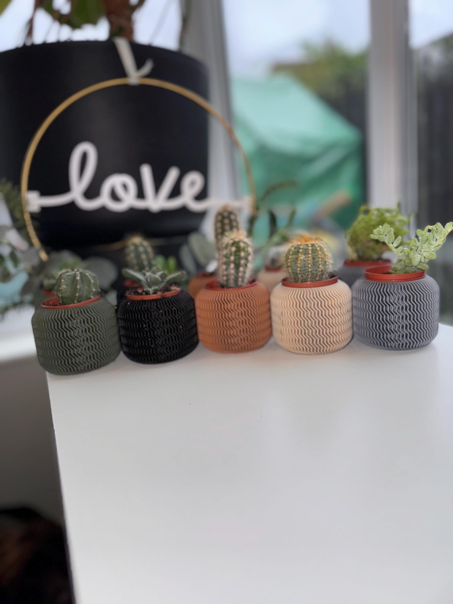 Malibu Indoor Unique, Modern Plant Pot - Multiple Sizes / Colours ...