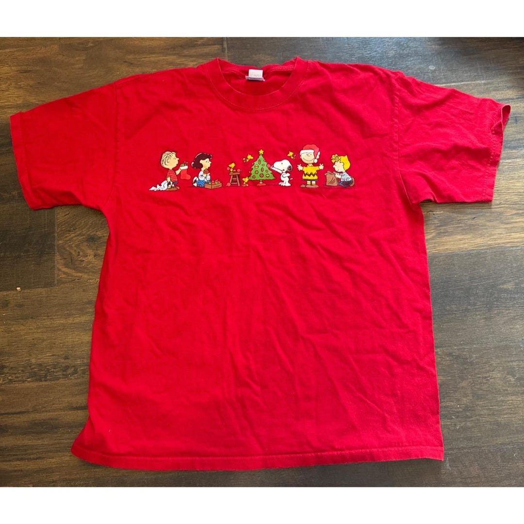 Peanuts XL Vintage T-shirt Yazbek Tag Decorating the Tree - Etsy