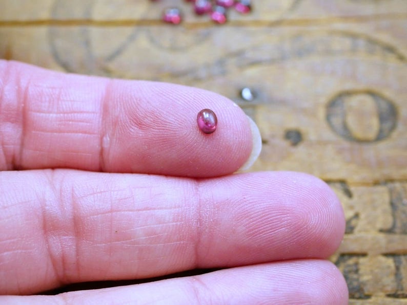 Small Garnet Gemstone Cabochon 4x3mm Oval Garnet Cabochon Gemstone ...