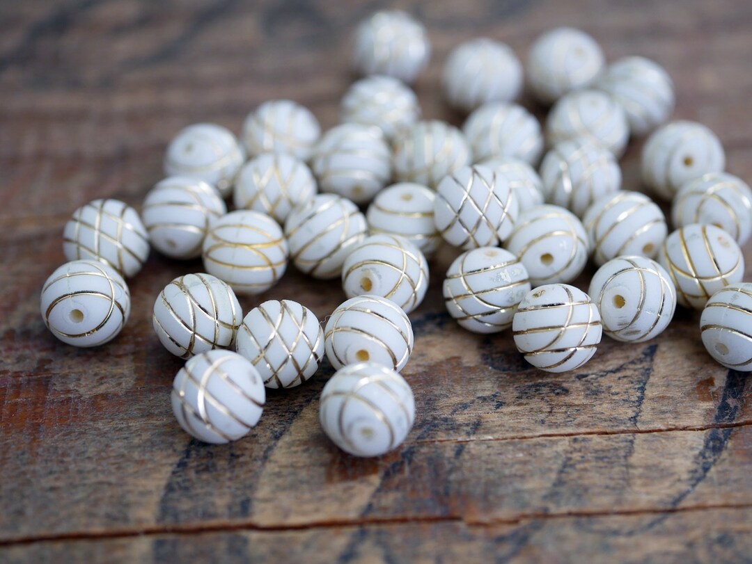White and Gold Beads Lightweight Acrylic Beads Sparkle Beads 8mm (30 ...