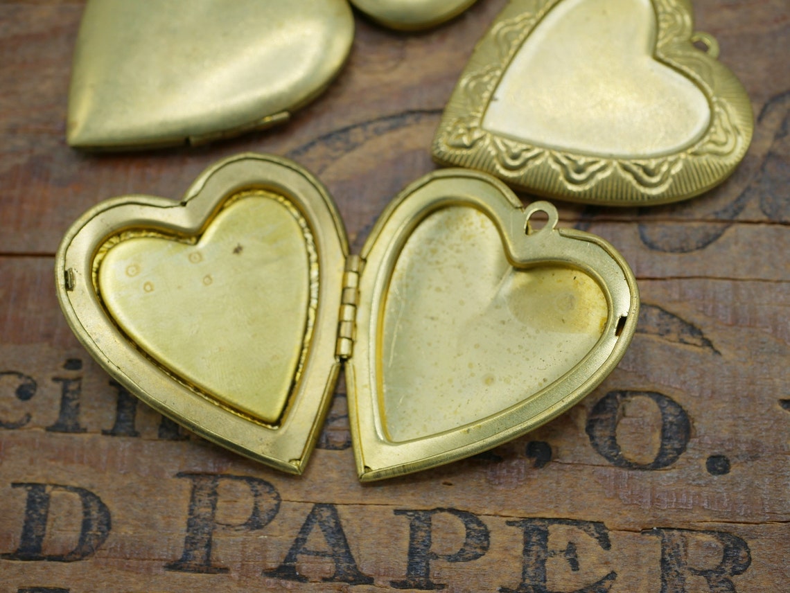 Large Vintage Brass Heart Locket 40mm Locket With 28mm Inset - Etsy