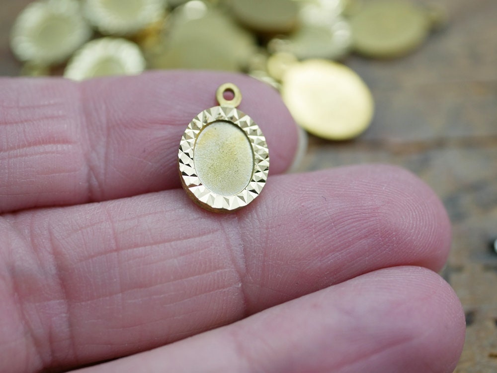 Vintage Brass Bezel Cup Diamond Cut Decorative Edge 8x6mm | Etsy