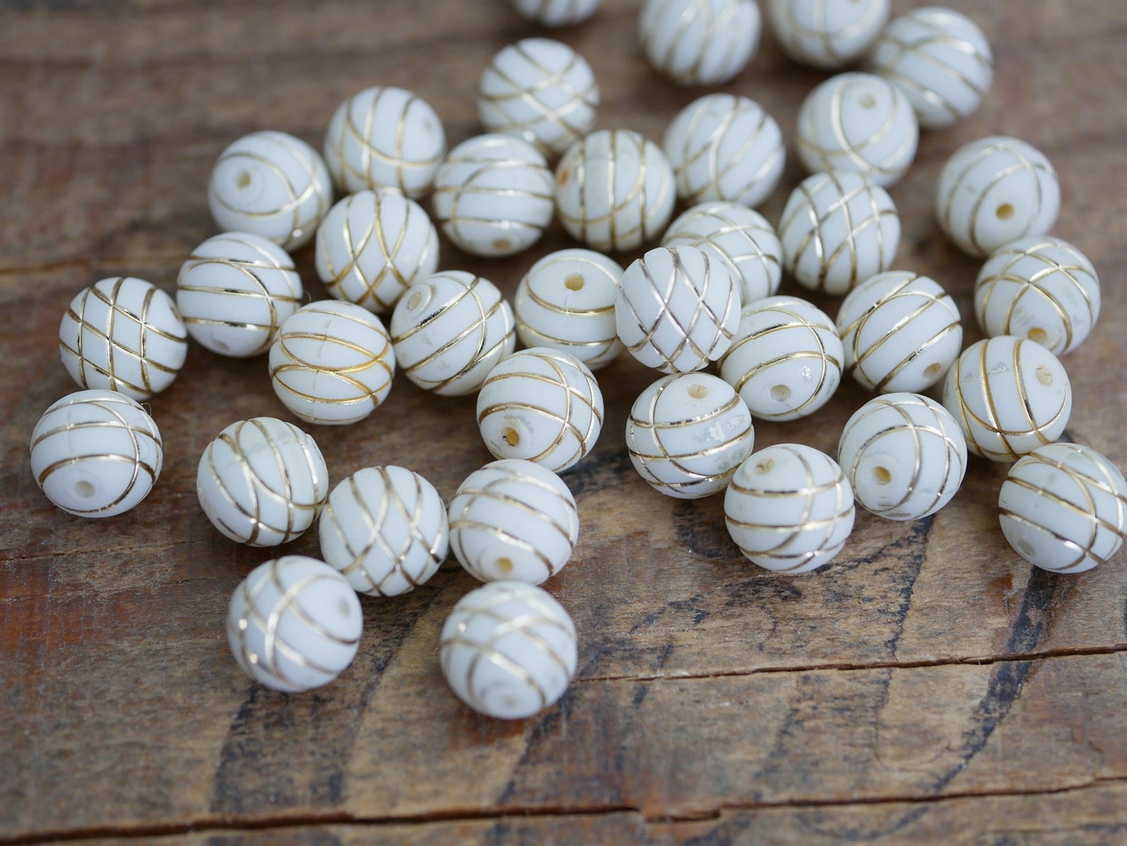 White and Gold Beads Lightweight Acrylic Beads Sparkle Beads - Etsy