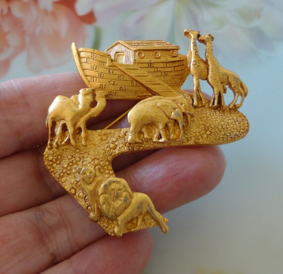 Vintage Laura Gayle NOAH'S ARK Brooch Pin Bible Story… - Gem