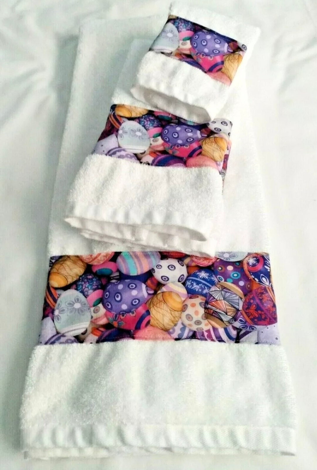 Easter Bathroom Decor 3 PC Bath Towel Set Egg Dots Flowers Purple White ...