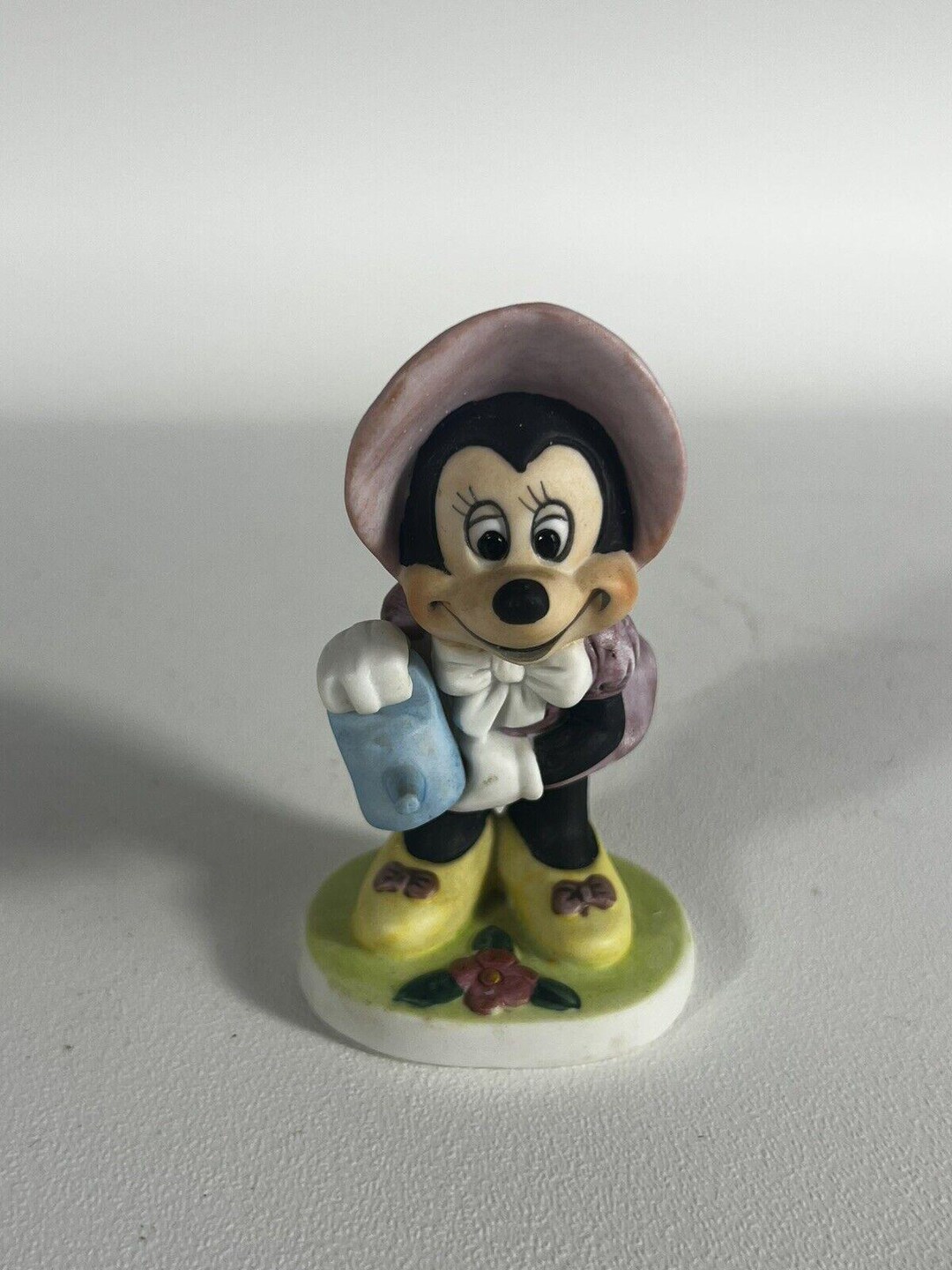 Vintage WALT DISNEY Ceramic Minnie Mouse With Watering Can Figurine - Etsy