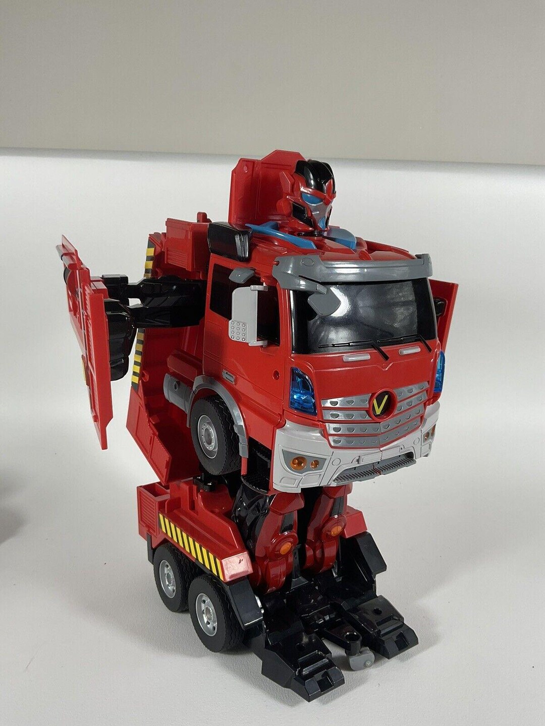 Transformers Firetruck Lights/sounds Inferno Hot Spot Pyra Magna ...
