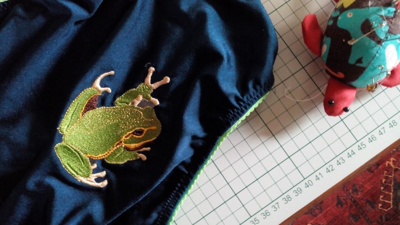 Tree Frog Machine Embroidery Design PES Format Download - Etsy
