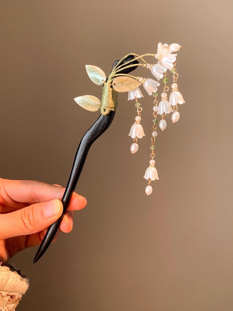 Handmade Black Wood Hair Stick, Elegant Lily Flower Tassel Hair Pin ...