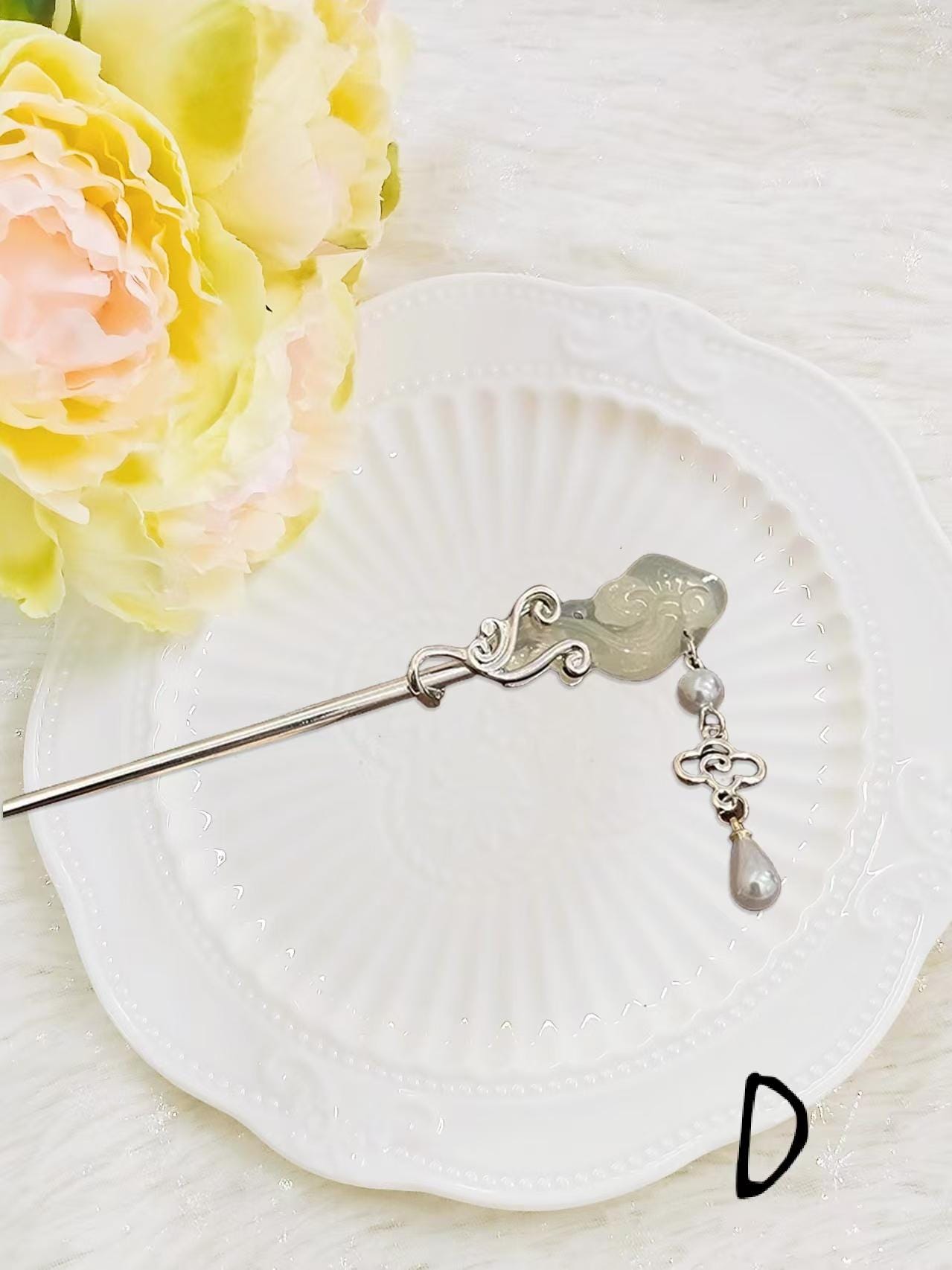 Elegant Gold Hair Sticks,jade-like Accentshairpins, Featuring Floral ...
