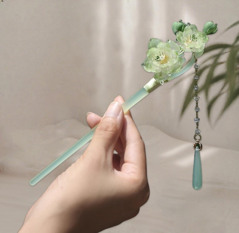 Resin Flower Hair Sticks With Crystal Tassels: Vintage Hanfu Hair ...