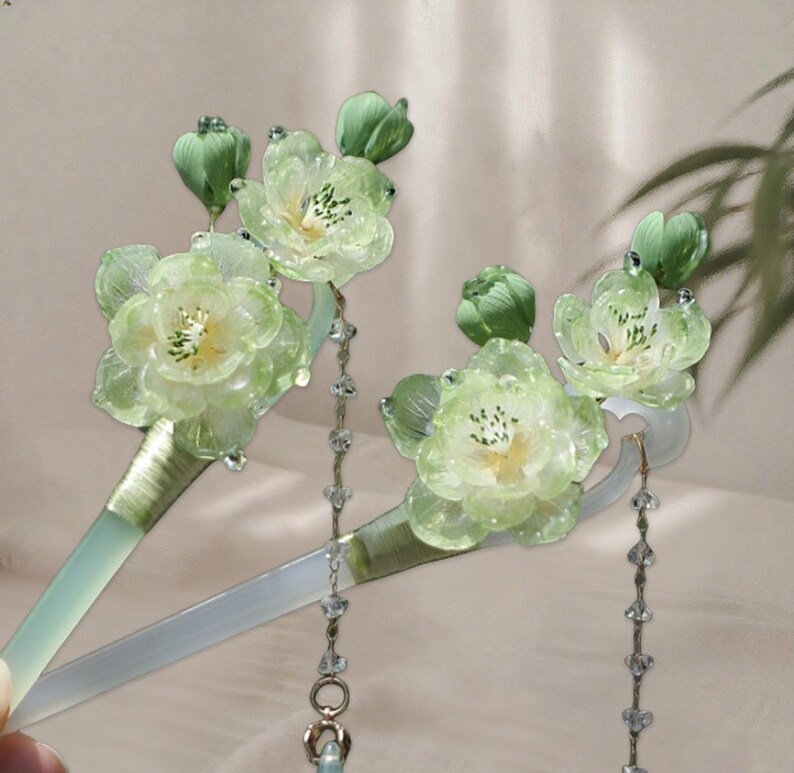 Resin Flower Hair Sticks With Crystal Tassels: Vintage Hanfu Hair ...