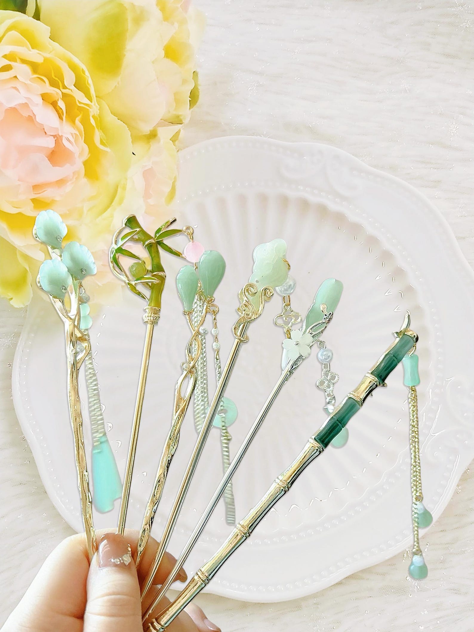 Elegant Gold Hair Sticks,jade-like Accentshairpins, Featuring Floral ...
