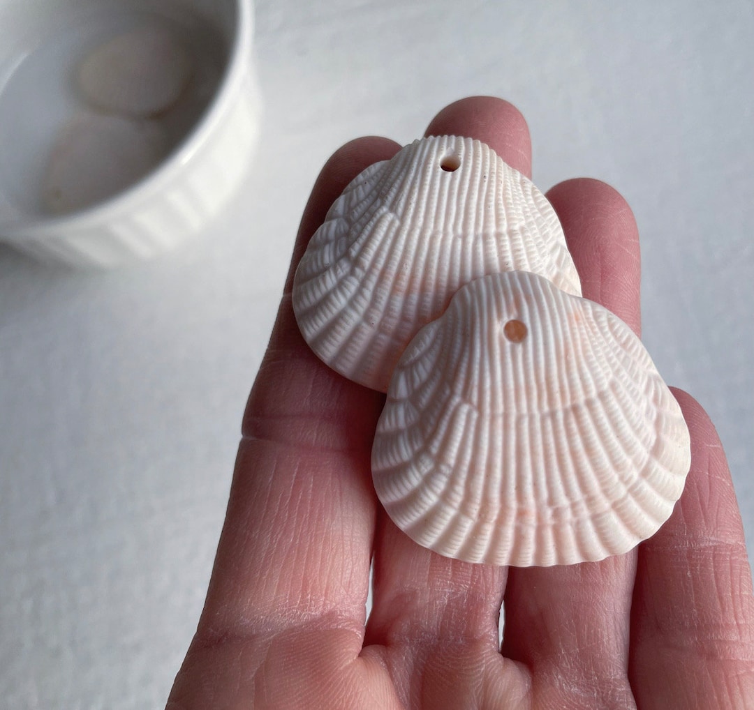 Vintage Lucite White Pink Shell Pendant Beads Clam Clamshell Pendants ...