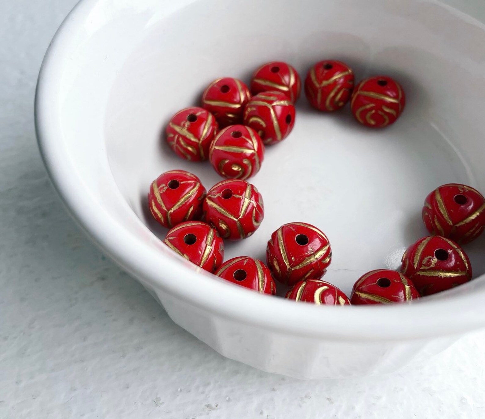 Red Gold Etched Pinched Round Acrylic Beads Carved Ornate 14mm - Etsy