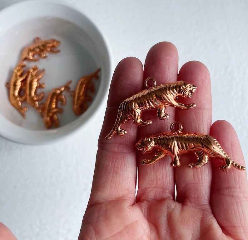 Vintage Copper Lucite Tiger Pendants Charms Beads 43mm (8) - Etsy