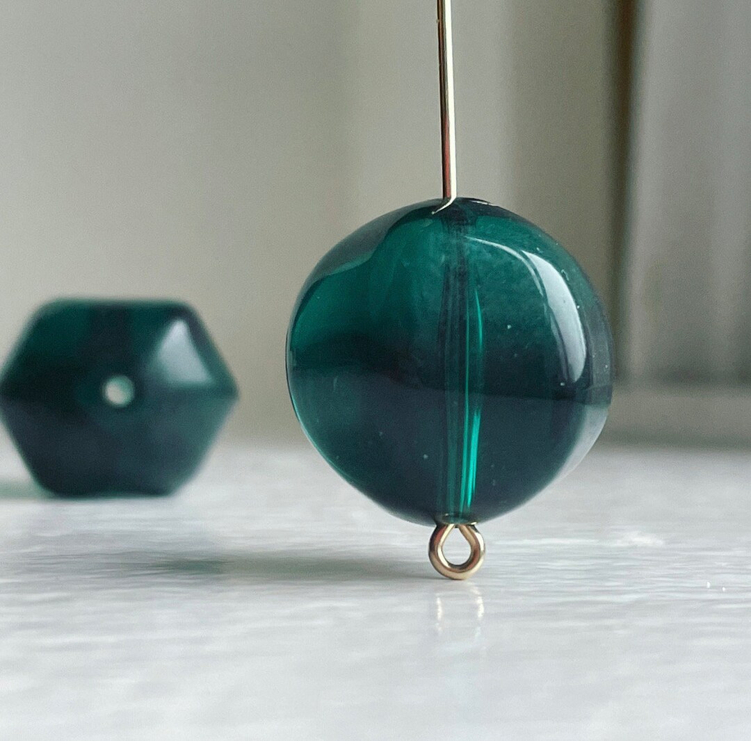 Vintage Emerald Green Pinched Beveled Round Lucite Beads 20mm 6 - Etsy
