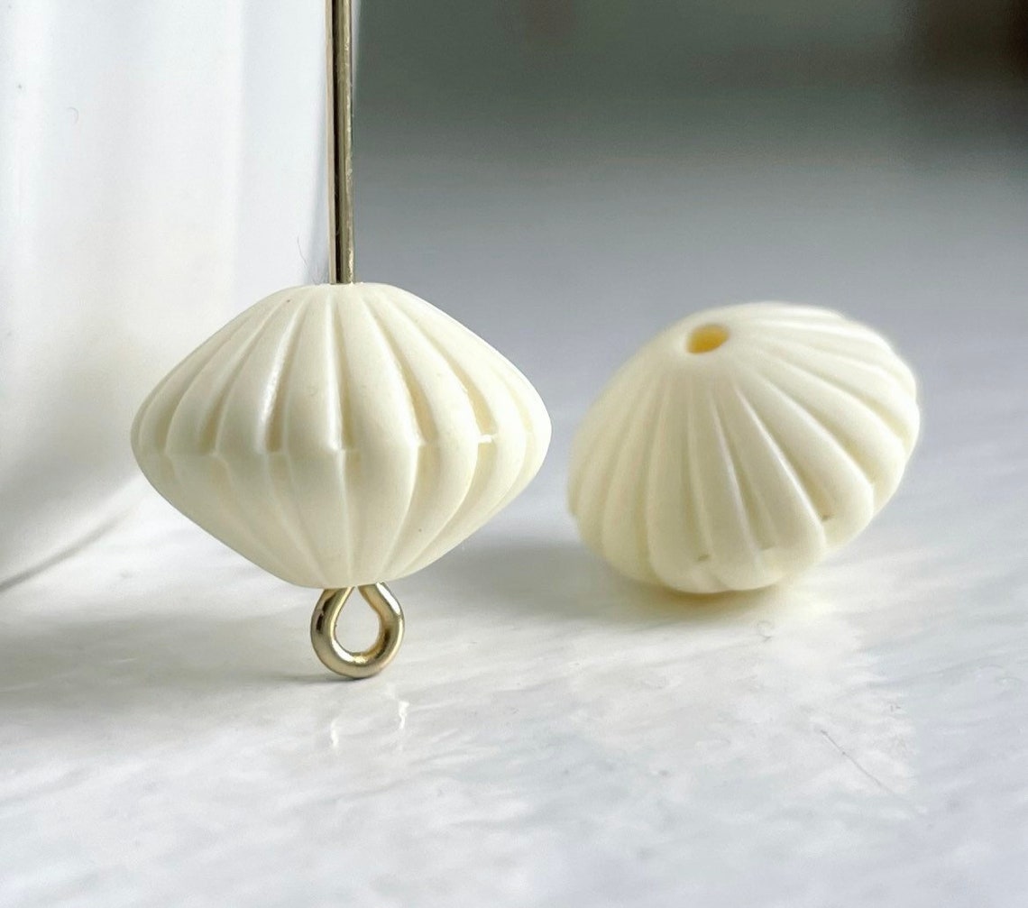 Vintage Lucite Ivory Etched Opaque Fluted Saucer Beads 14mm - Etsy