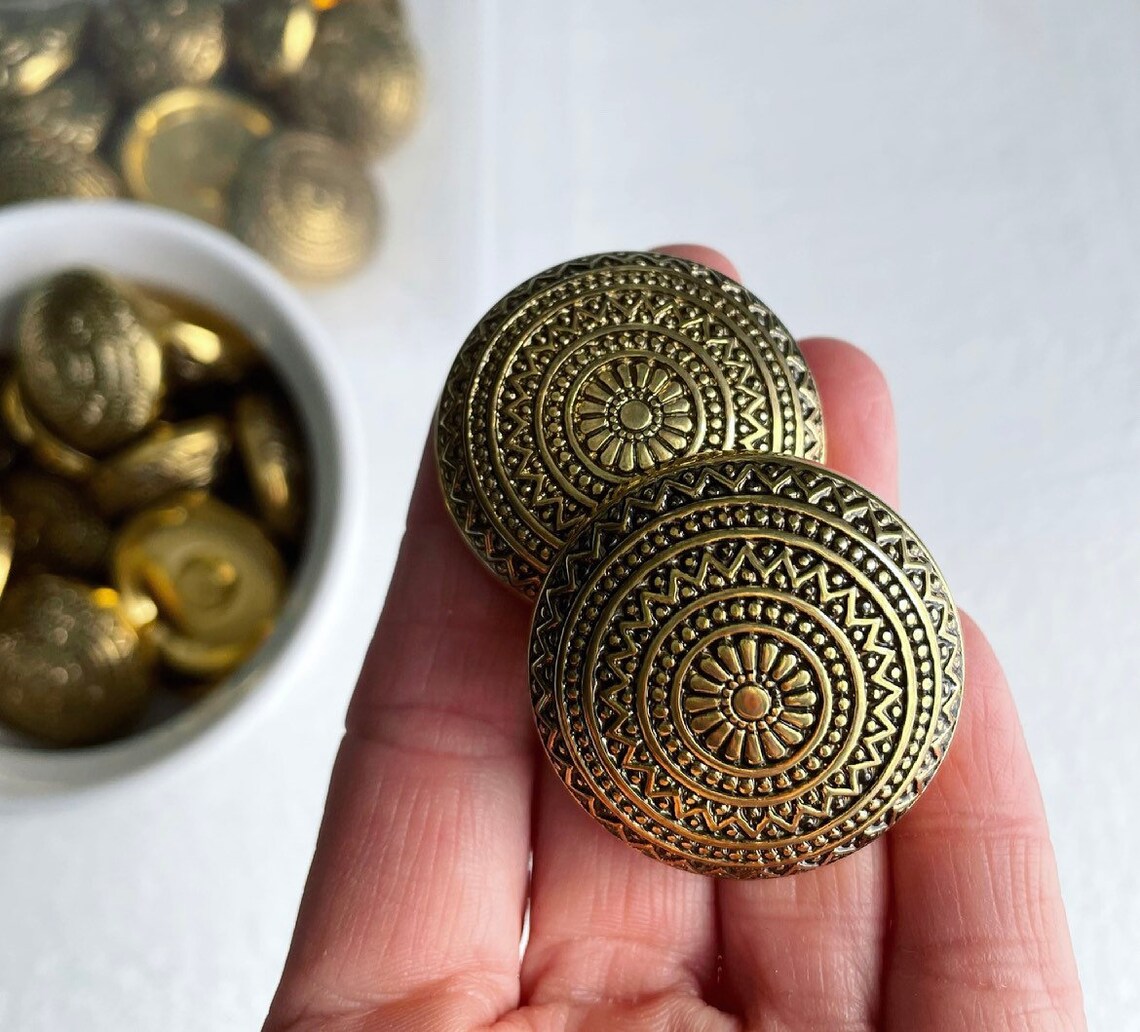 Vintage Gold Lucite Carved Etched Round Domed Cabochons Cabs Flatbacks ...