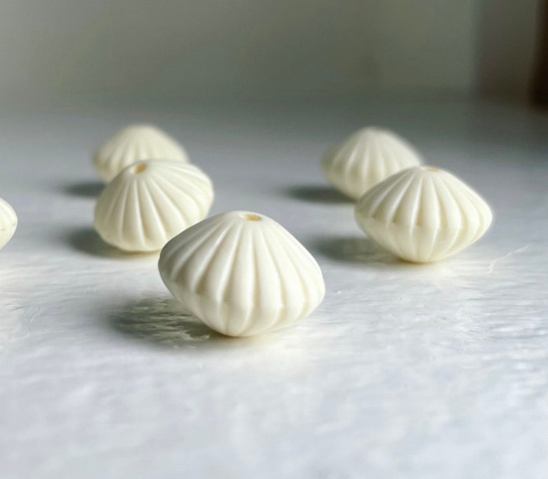 Vintage Lucite Ivory Etched Opaque Fluted Saucer Beads Matte 14mm (12 ...