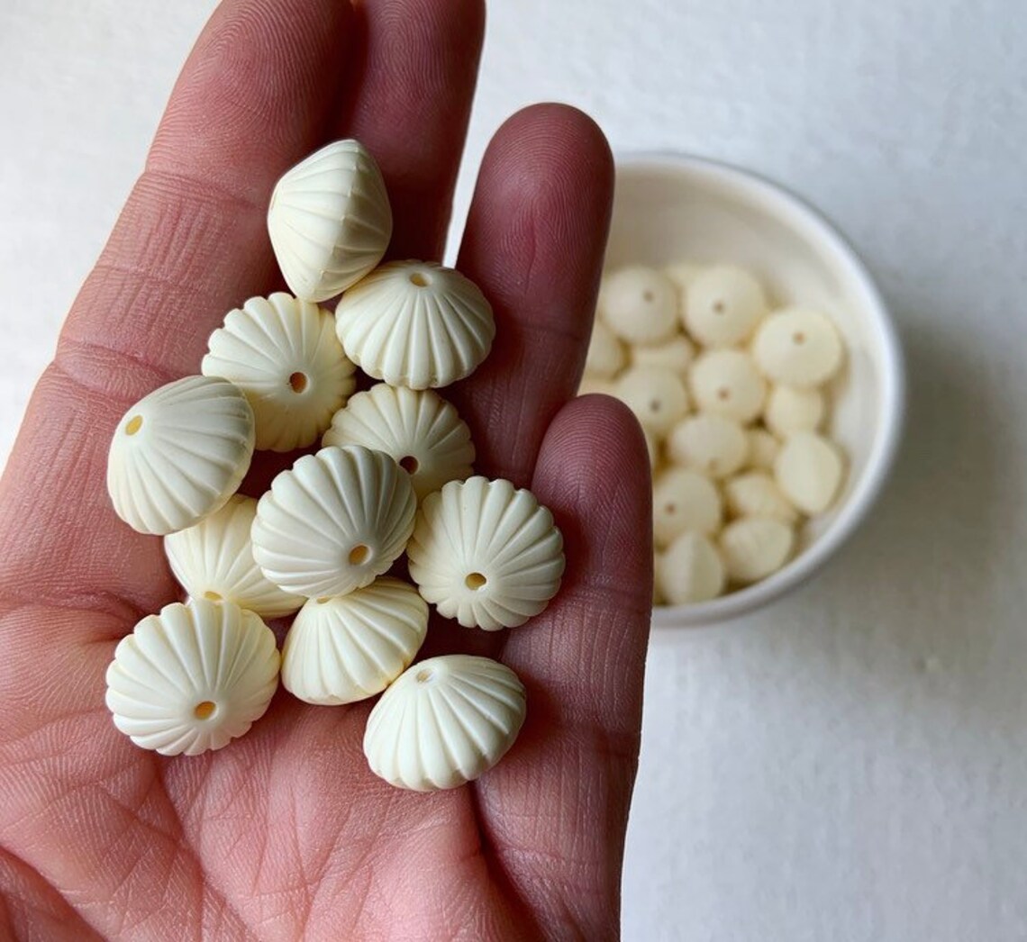 Vintage Lucite Ivory Etched Opaque Fluted Saucer Beads Matte 14mm (12 ...