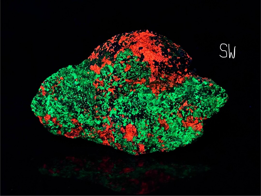 Willemite Calcite Franklinite UV Fluorescent Mineral Sample Franklin NJ E74 - Etsy