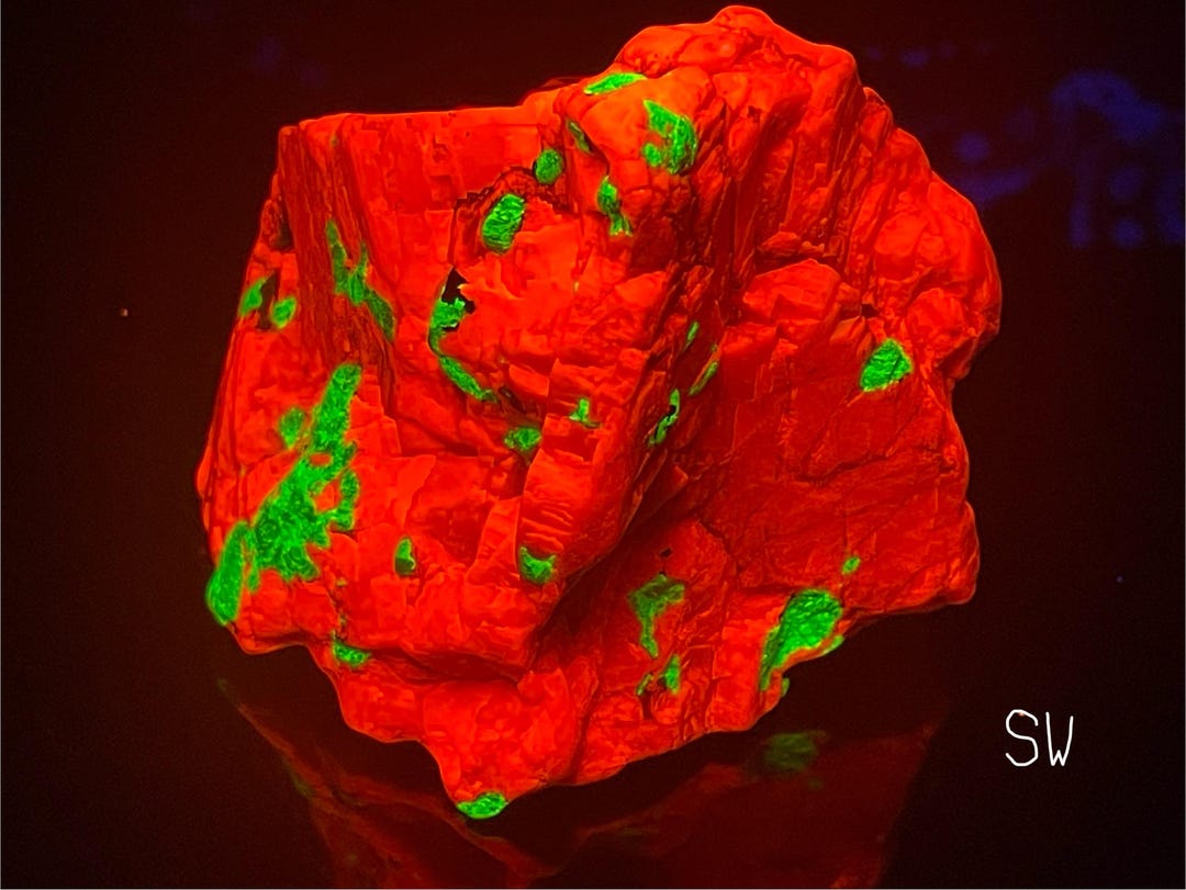 Willemite Calcite UV Fluorescent Mineral Sample Sterling Hill NJ E10 - Etsy