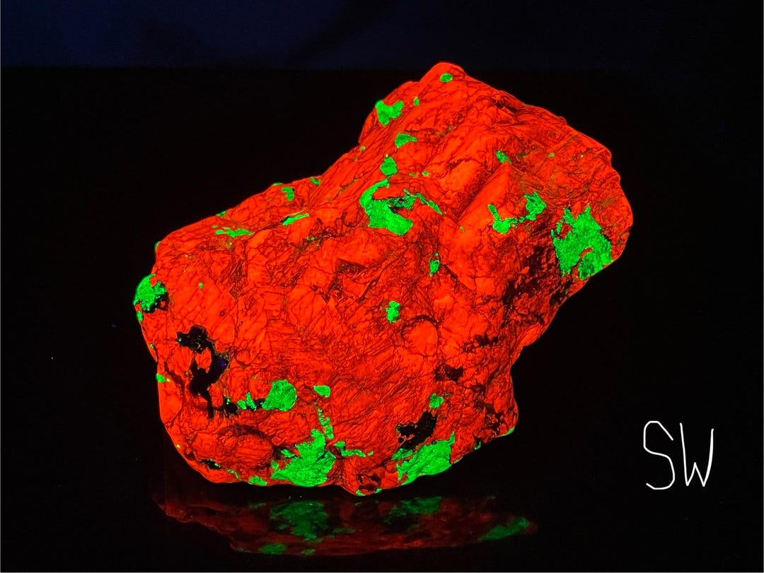 Willemite Calcite Franklinite UV Fluorescent Mineral Sample Sterling Hill NJ E93 - Etsy