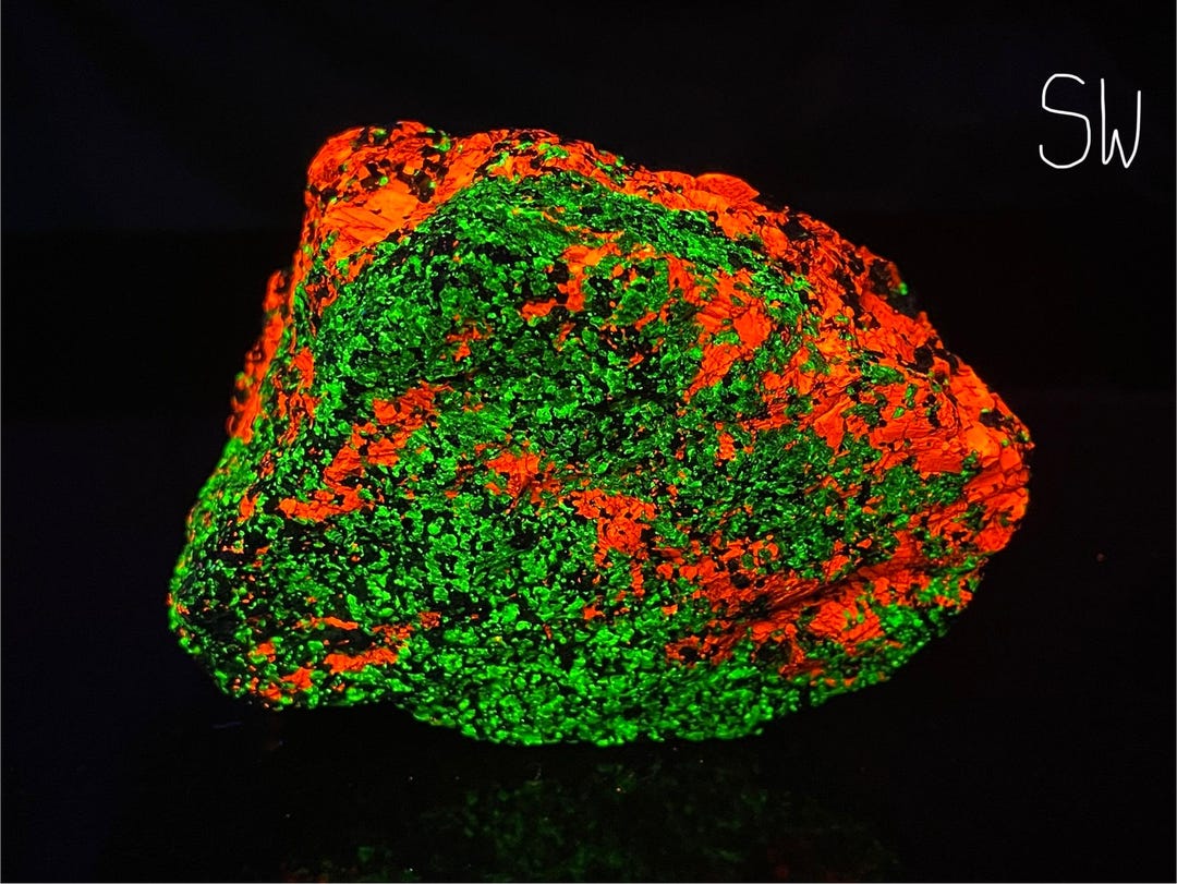 Willemite Calcite Franklinite UV Fluorescent Mineral Sample Sterling Hill NJ E81 - Etsy