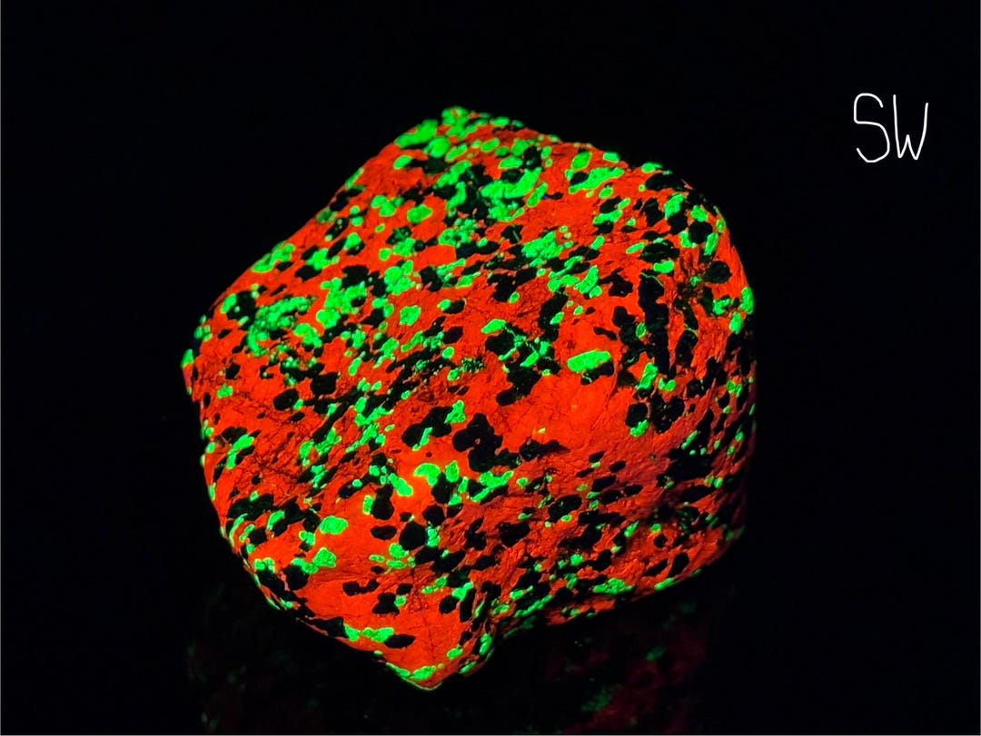 Willemite Calcite Franklinite UV Fluorescent Mineral Sample Sterling Hill NJ E19 - Etsy