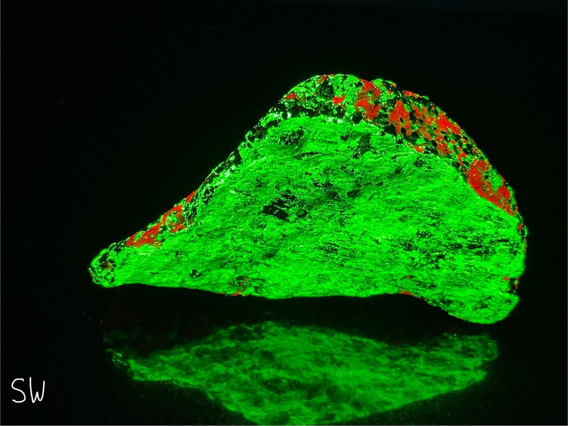 Bright Willemite Calcite Franklinite UV Fluorescent Mineral Sample ...