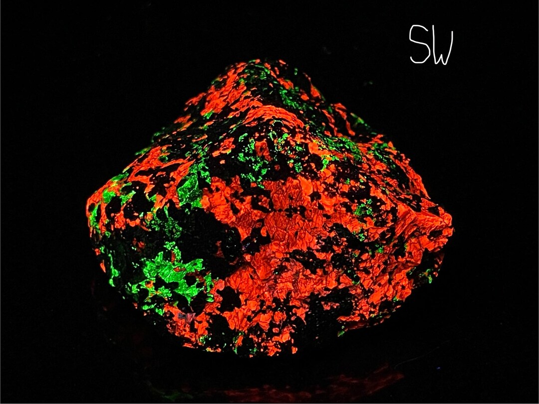 Willemite Calcite Franklinite UV Fluorescent Mineral Sample Franklin NJ E10 - Etsy