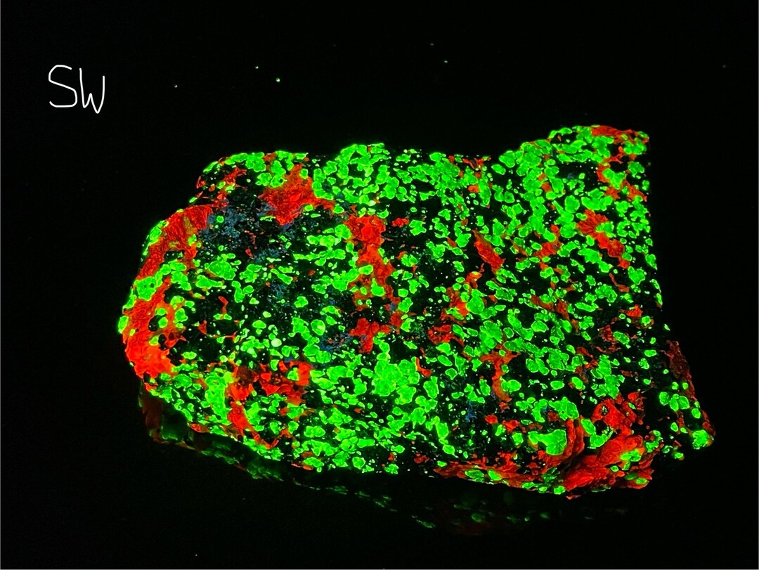 Willemite Calcite Franklinite UV Fluorescent Mineral Sample Sterling Hill NJ E40 - Etsy