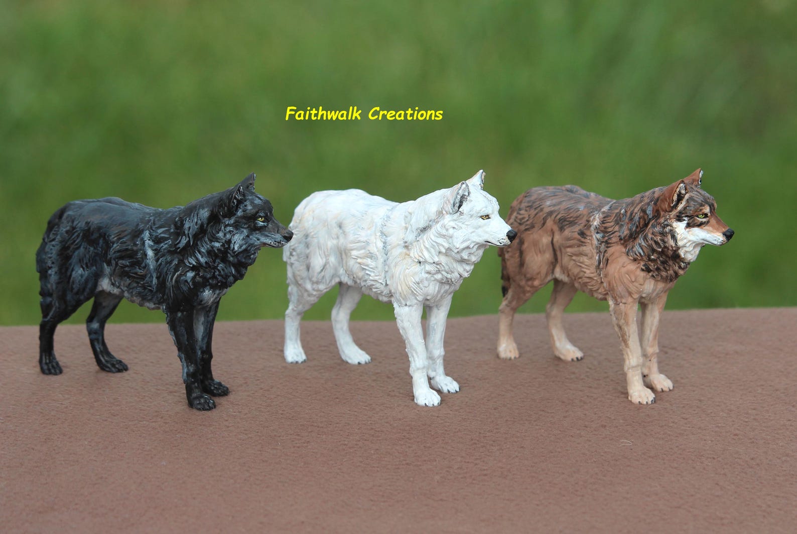 3D Printed Hand Painted Grey Wolf Figurine, Various Sizes - Etsy