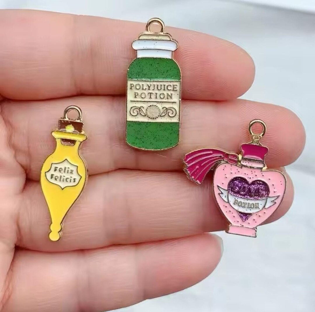 POTION CHARM | Harry P. Wizard Enamel Potions Charm | Polyjuice, Felix ...